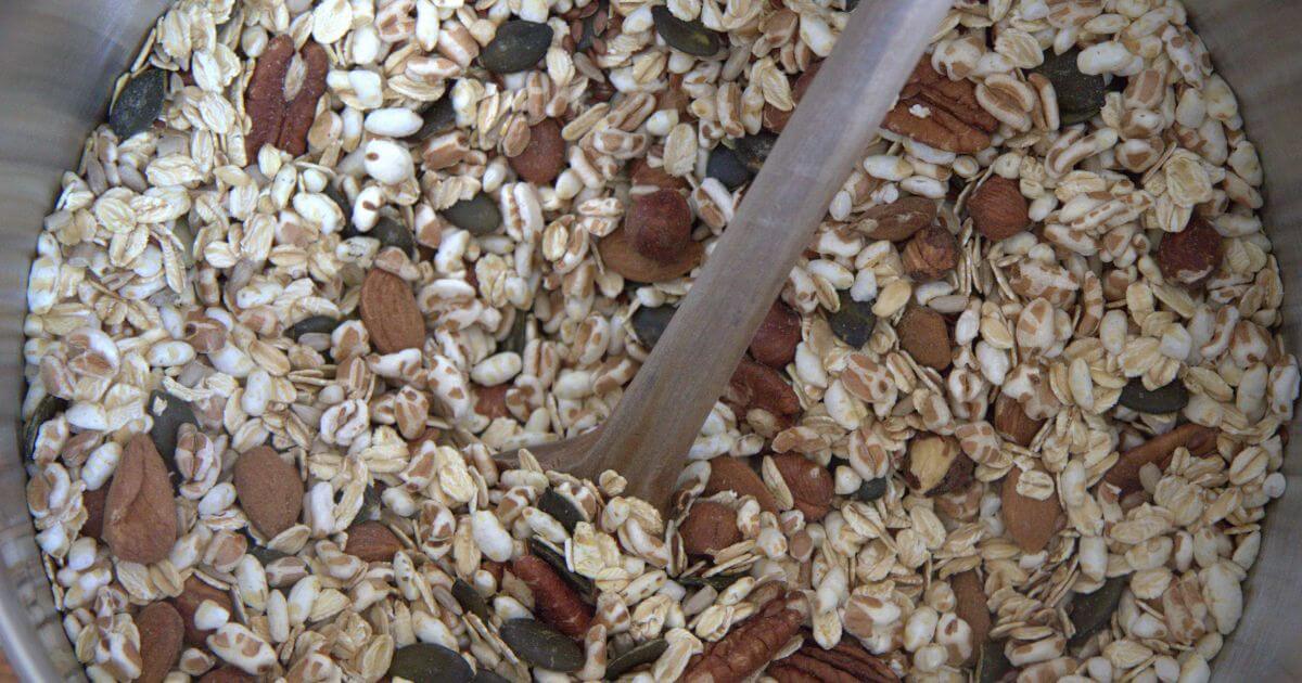 Homemade Granola (No Oil!) – Easy & Crunchy Recipe - Live Life from Scratch