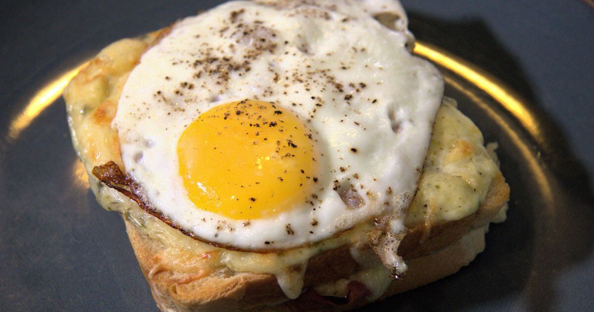 Easy Croque Madame Recipe – Creamy, Cheesy & Oven-Baked - Live Life ...